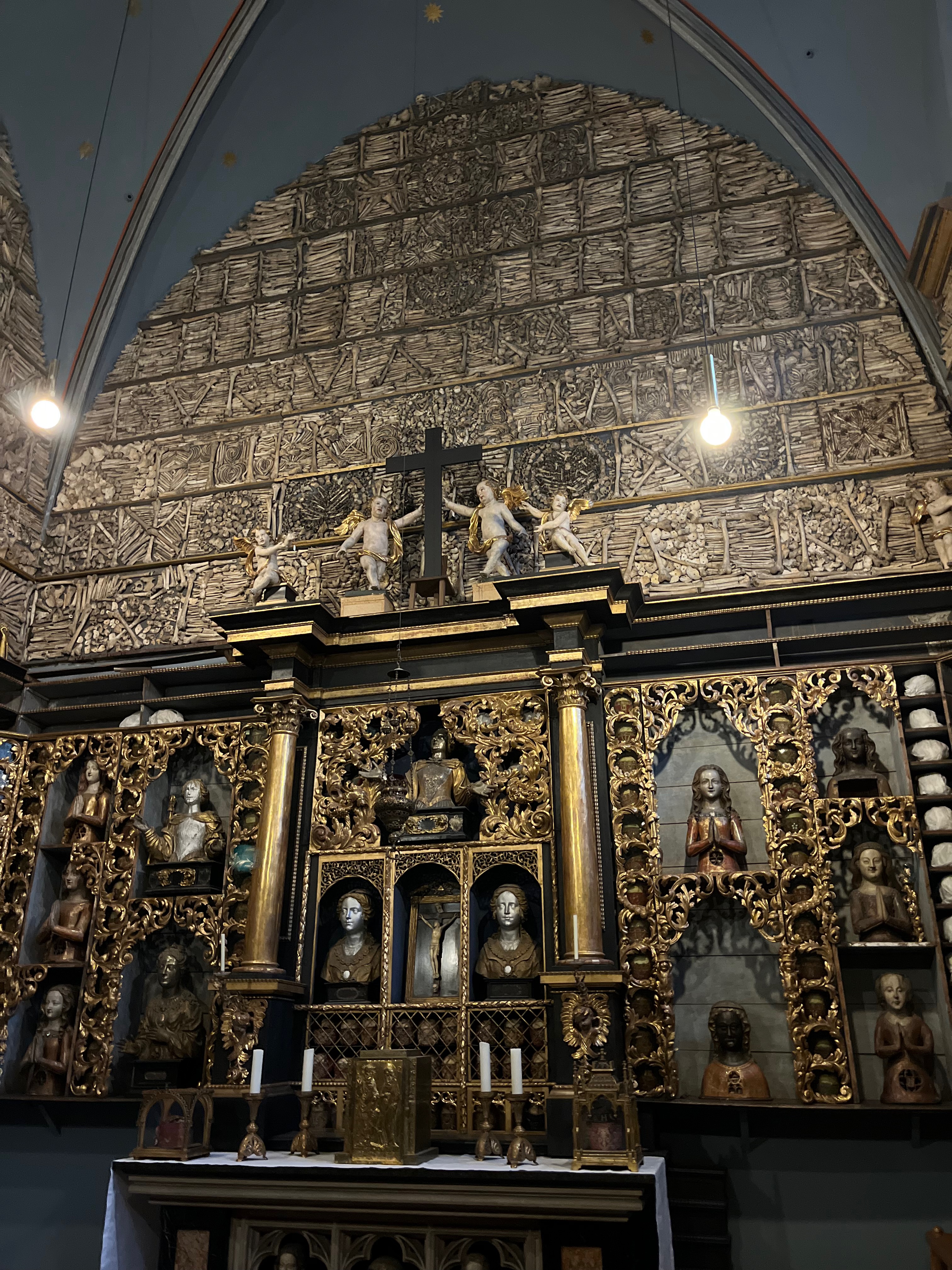 #61 Sacred Treasures: Medieval Shrines and Their Significance in ...